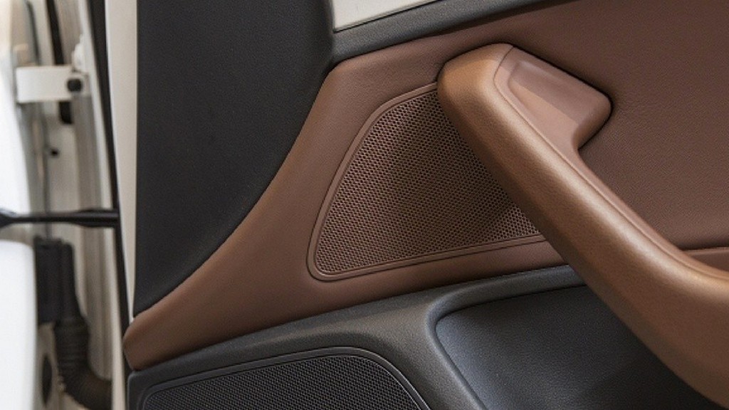 BMW GS 97038 Avtomobil ichki bezak materiallarining yonish holatini ...