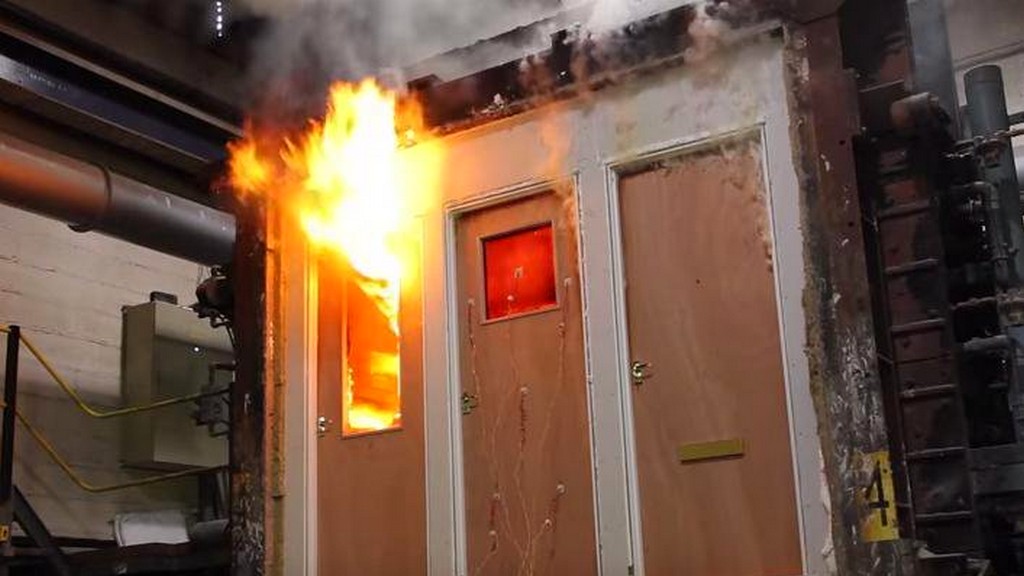 Seguridad UL 10B: estándar de prueba de fuego para conjuntos de puertas